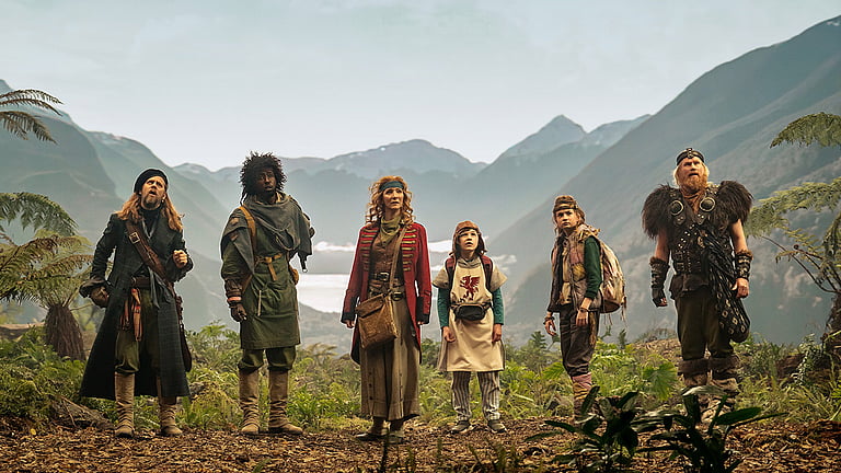 Time Bandits Trailer: Time-travelling thieves embark on a mission where ...