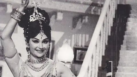 Veteran actor-dancer Madhumati, who taught Akshay Kumar and Chunky ...