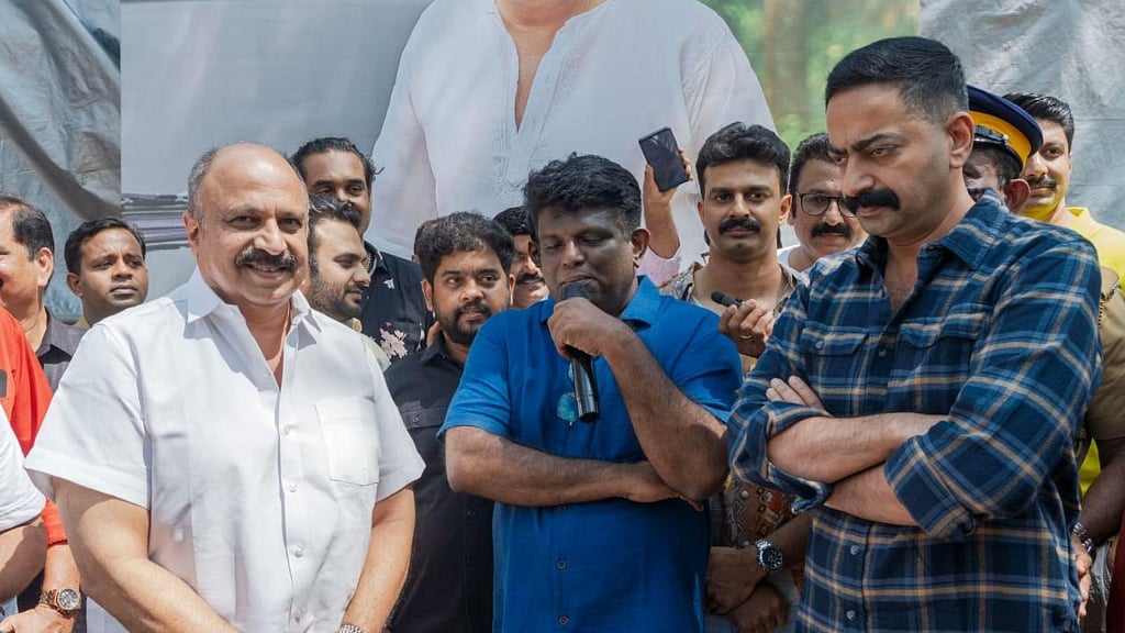 Siddique celebrates 40 Years in cinema on the sets of Aaram