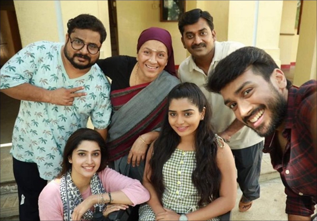 Paper Rocket Web Series Review Kalidas Jayaram Kiruthiga Udhayanidhi Zee5